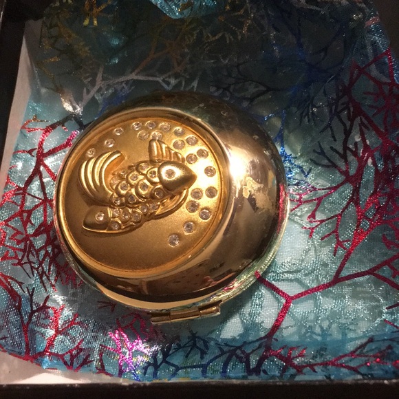 Estee Lauder | Makeup | Vintage Compact | Poshmark